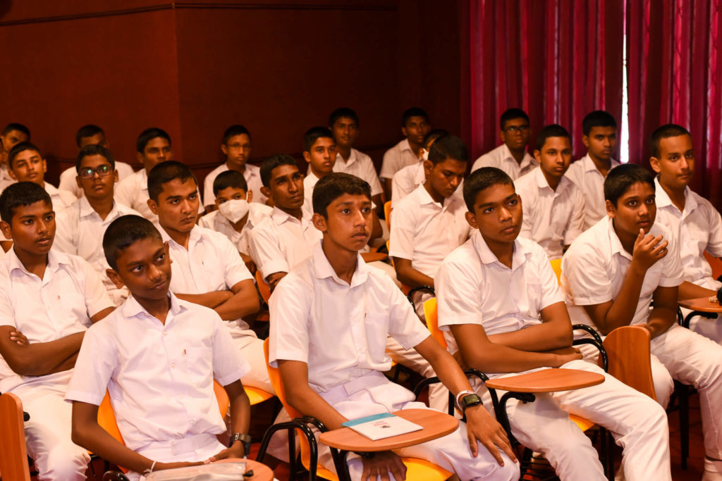 SLIIT is privileged to have hosted a captivating School Reach Programme ...